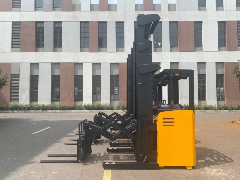Three Section Double Reach Lift Truck narrow aisle Load Distance 600mm