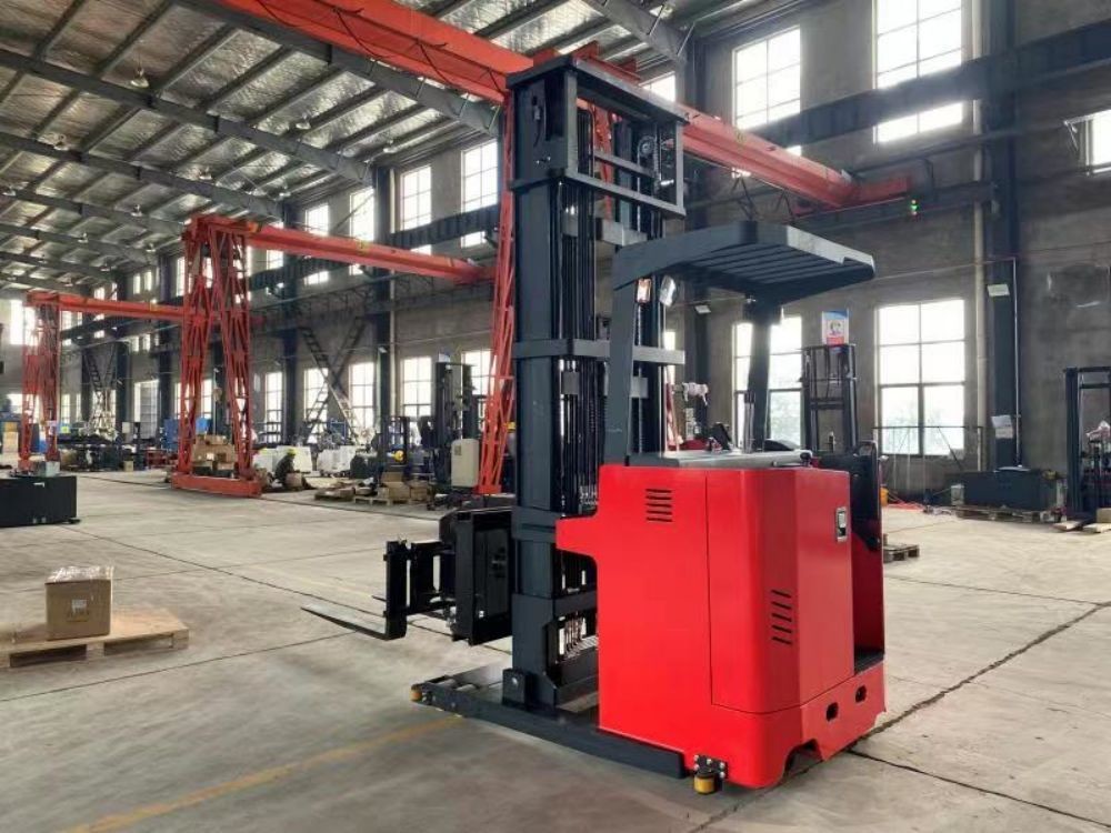 YONGJIELI 3 Way Pallet Stacker Minimum 1480mm Stacking Channel