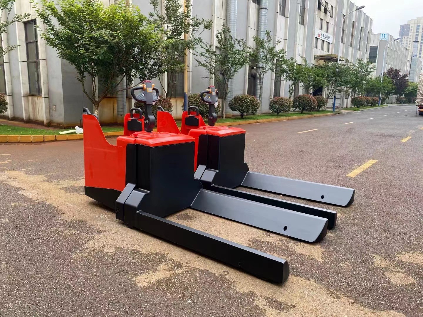 Semi Enclosed Transport Electric Walkie Pallet Stacker 3000 KG Paper ...