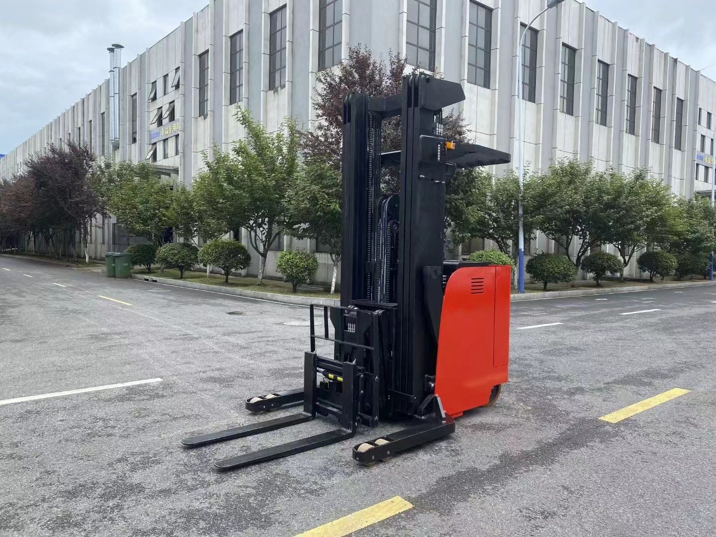 Electric Double Extension Forklift with 5500 mm Lifting Height and 1600 ...