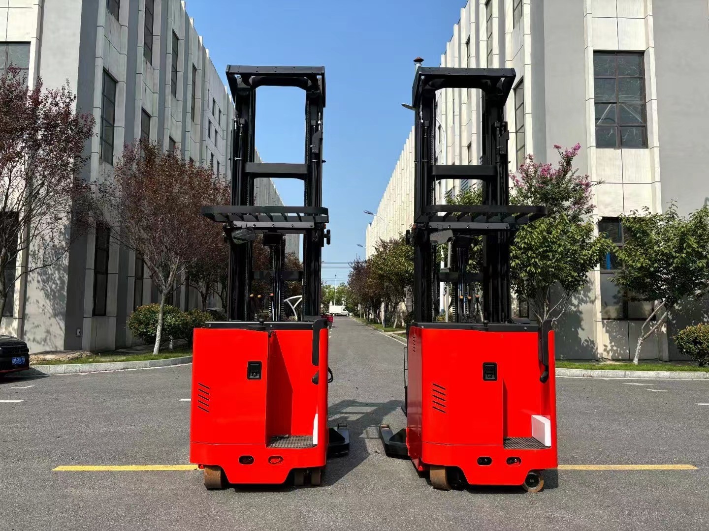 Double Deep Reach Electric Forklift with 48V 400AH Battery Capacity ...